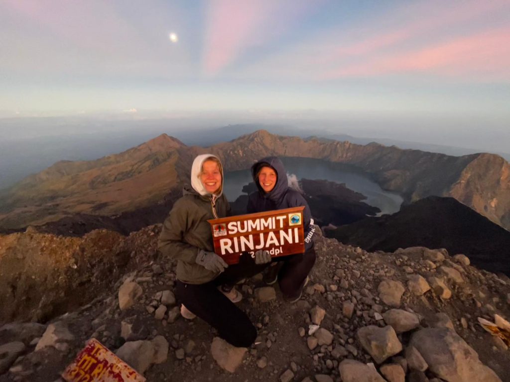 Trekking 3D 2N To Summit rinjani